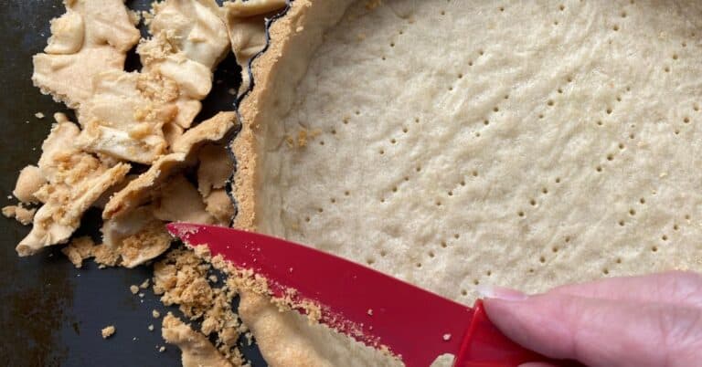 How To Line A Tart Tin With Pastry - Tasty Bakes Kitchen